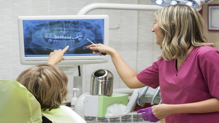 هزینه عکس دندان در سال 1404 چقدر است؟ | هزینه با بیمه تامین اجتماعی و تکمیلی - implantdr